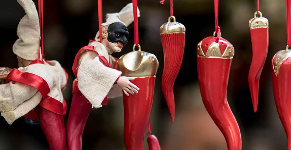 The red horn: Naples' best-known good luck charm - Napoli Sotterranea